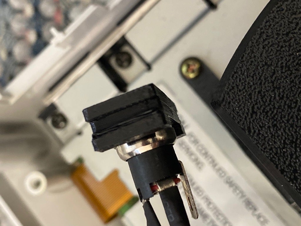 Dreamcast power supply port to DC plug adapter for picoPSU by mafredri ...