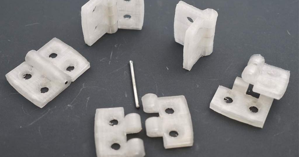 Hinge for 2.5mm metal wire pivot by RemiRafael | Download free STL ...