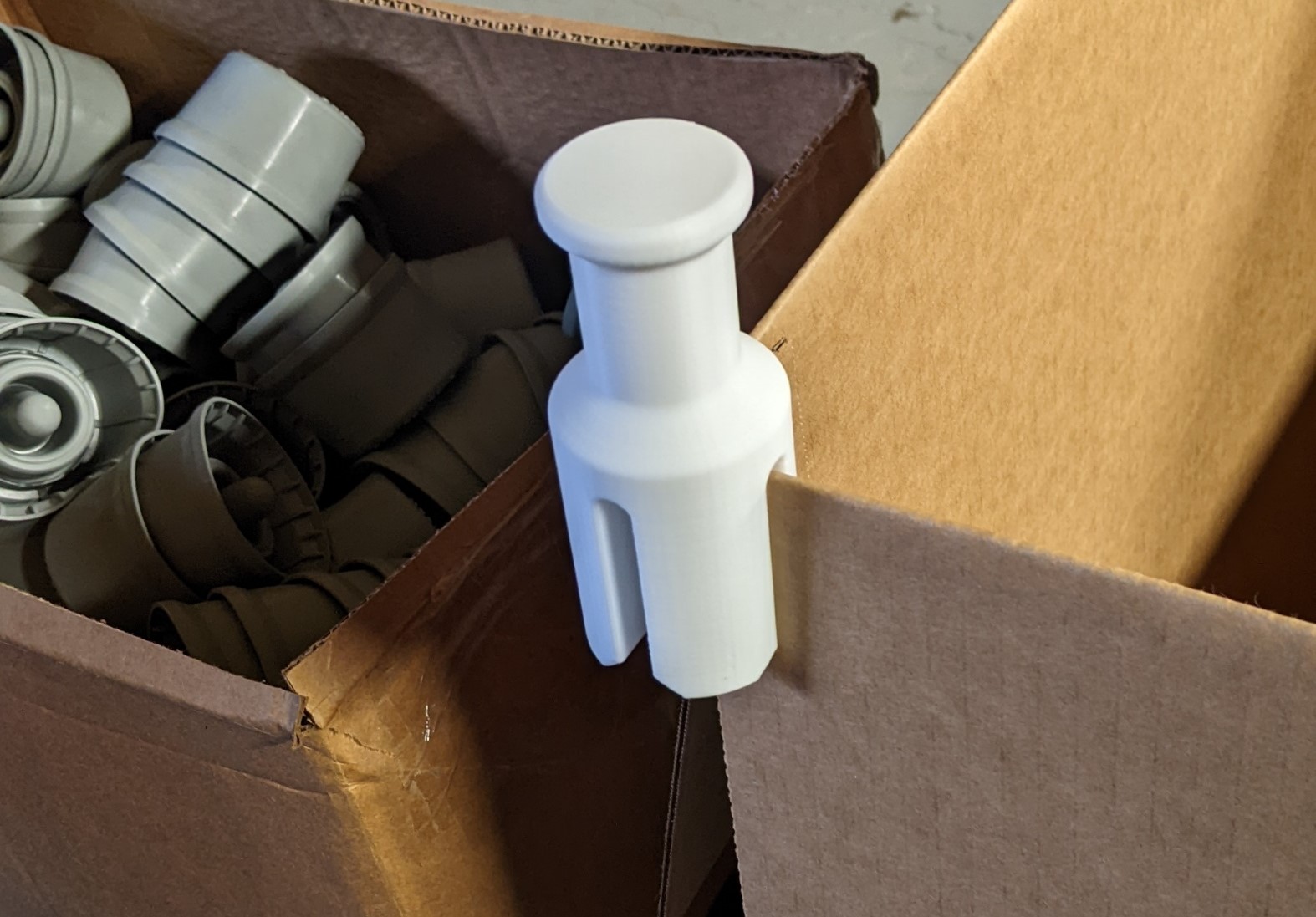 Box Flap Folder Holder by Dream Machine, LLC | Download free STL model ...