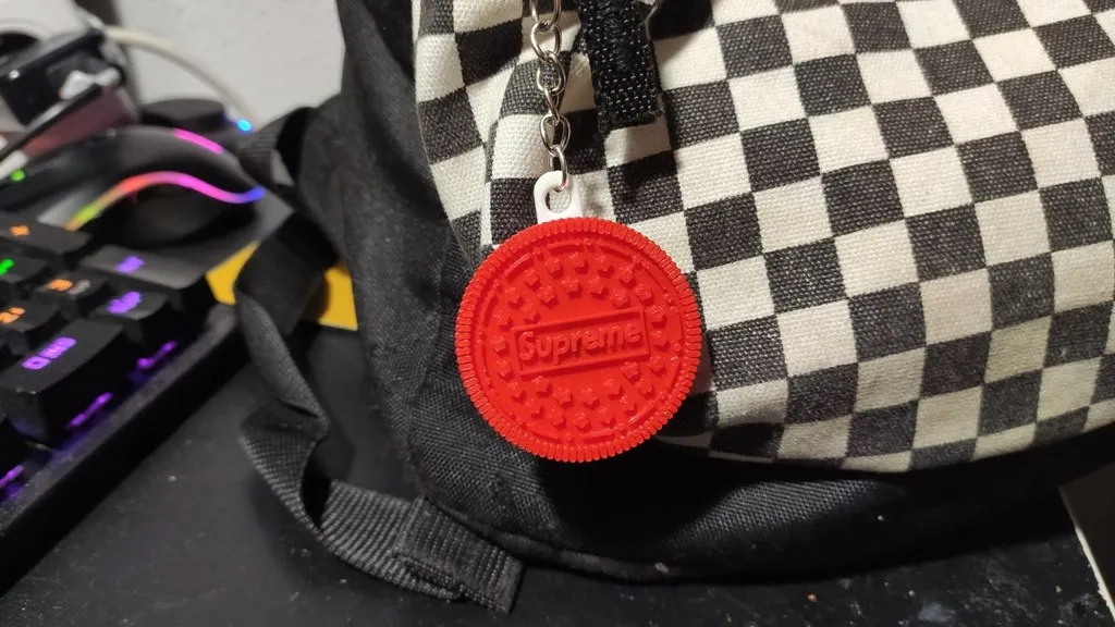 Supreme Oreo Keychain by VaroLabs | Download free STL model ...