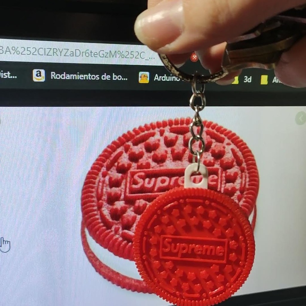 Supreme Oreo Keychain by VaroLabs | Download free STL model ...