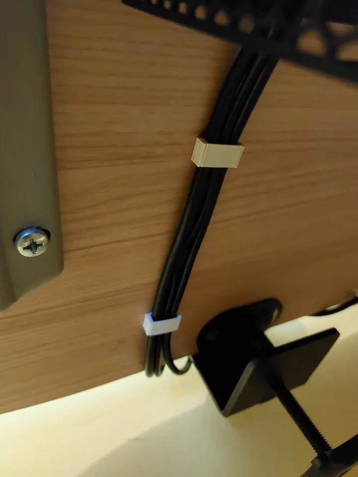 Cable clips for cable managment by Neven3D | Download free STL model ...