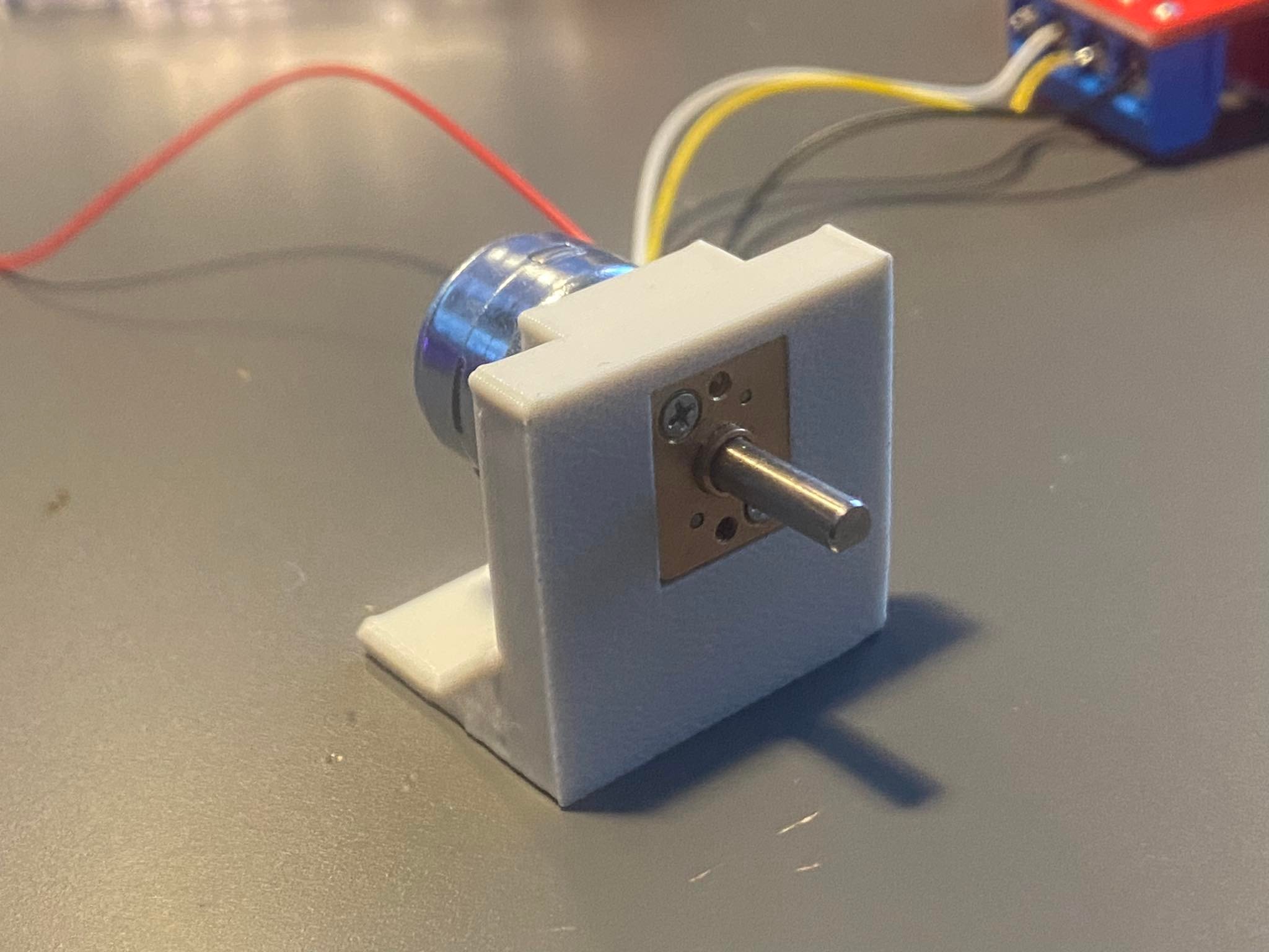 Small stepper motor mount and cover by Jakub Trzciński | Download free ...