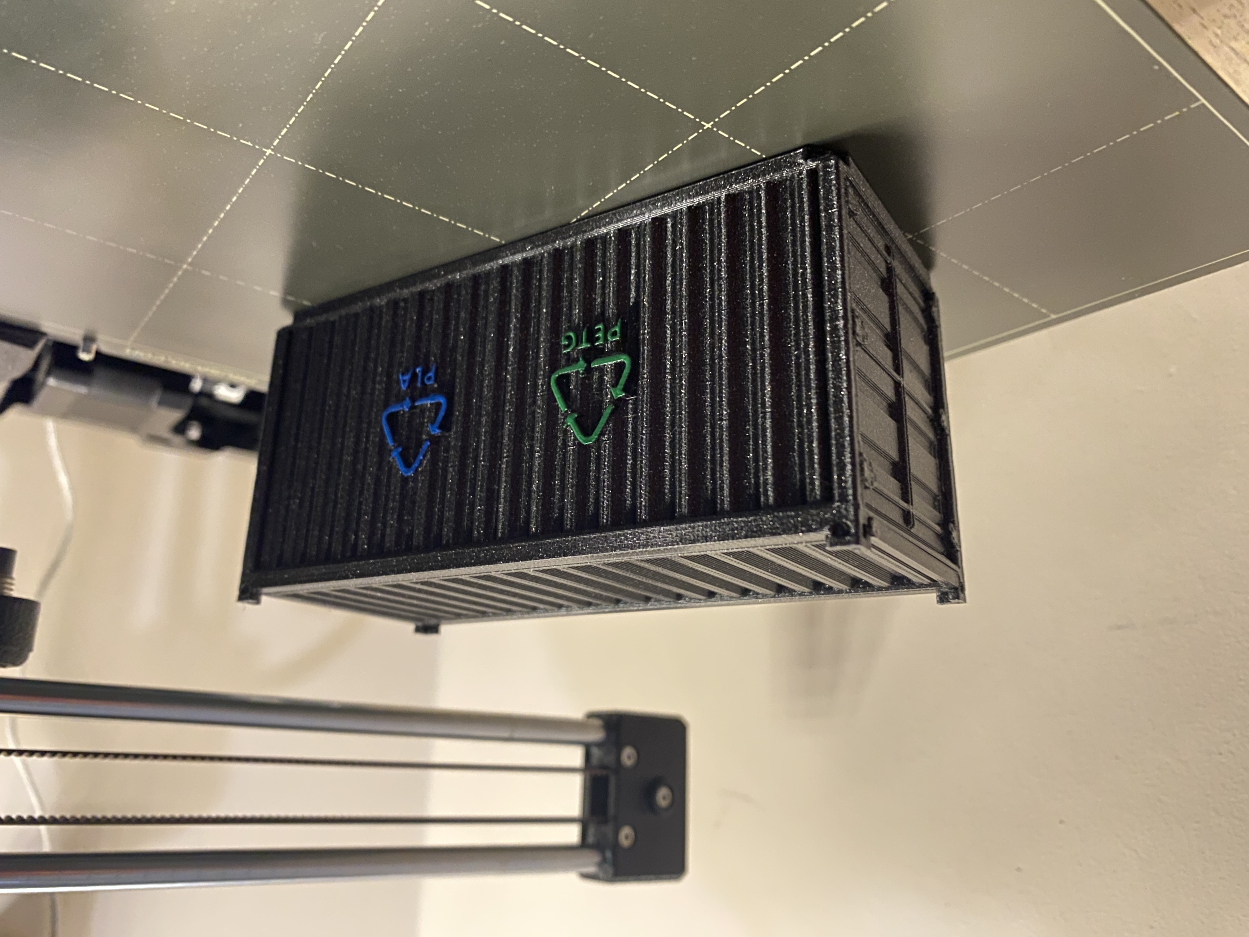 Filament Color Swatches Holder for Shipping Container by radekwlsk ...