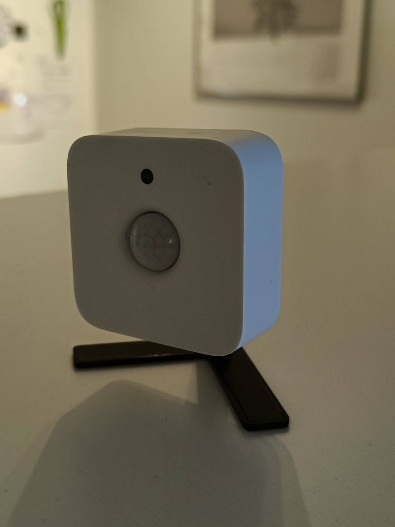 Philips Hue motion sensor mounting brackets by Kehet | Download free ...