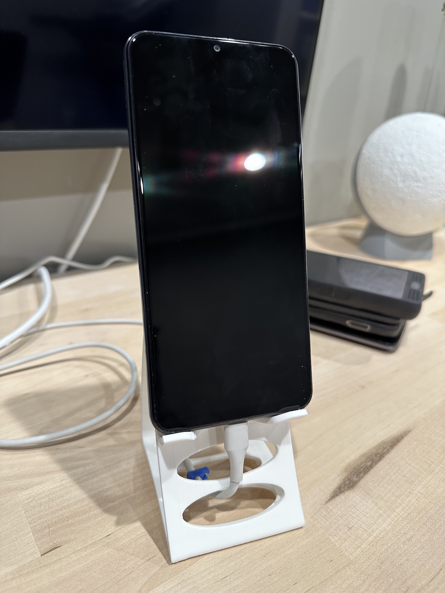 Phone Stand por plasmata | Descargar modelo STL gratuito | Printables.com