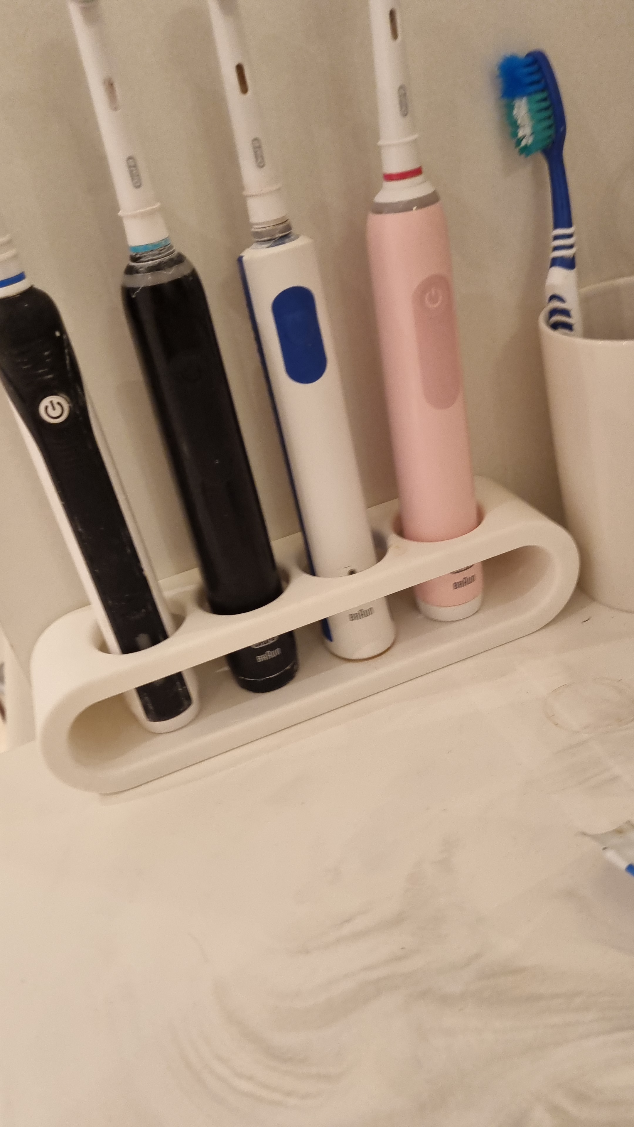 Oral-B Electric Toothbrush holder by Toxværd | Download free STL model ...