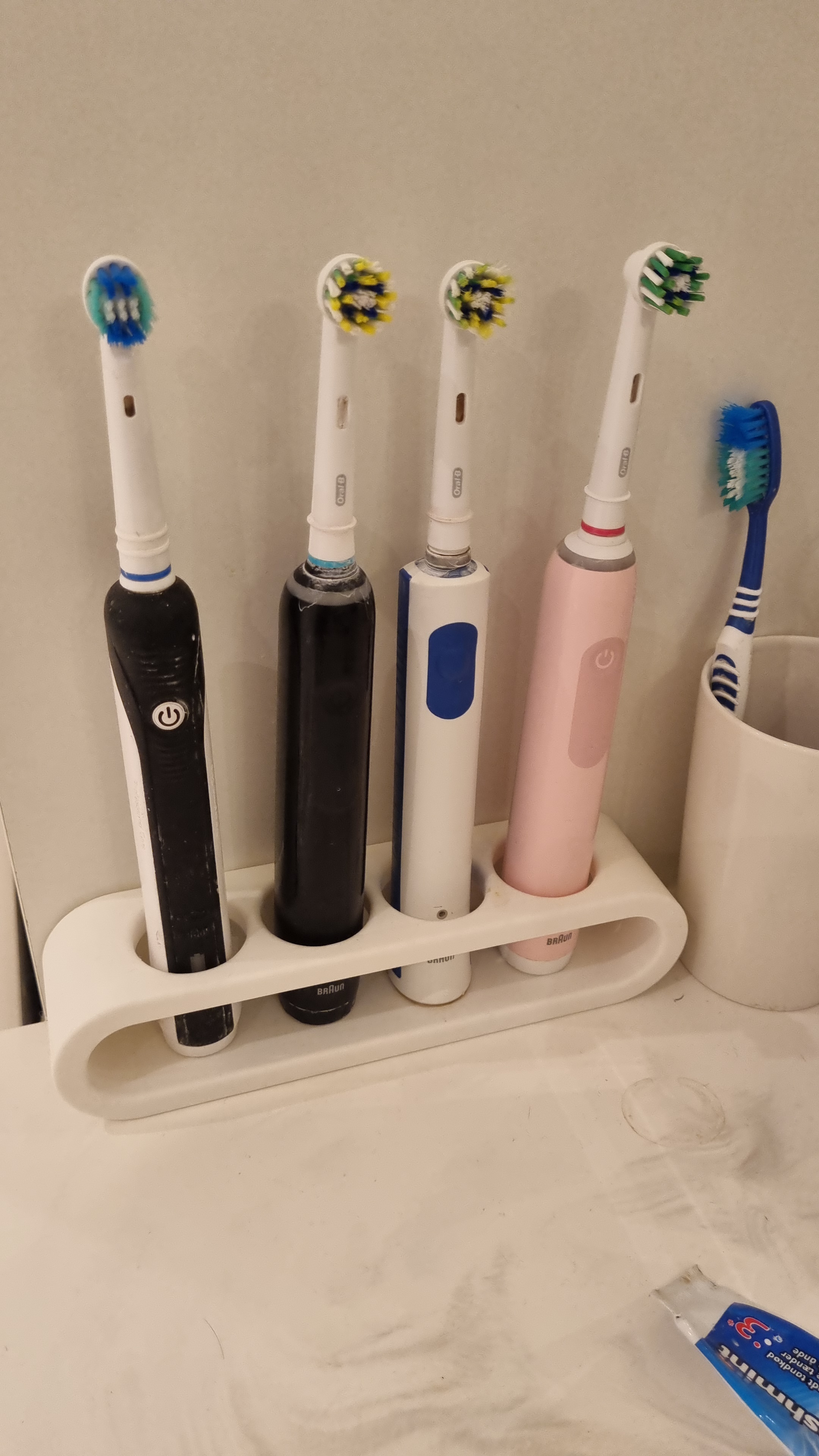 Oral-B Electric Toothbrush holder by Toxværd | Download free STL model ...