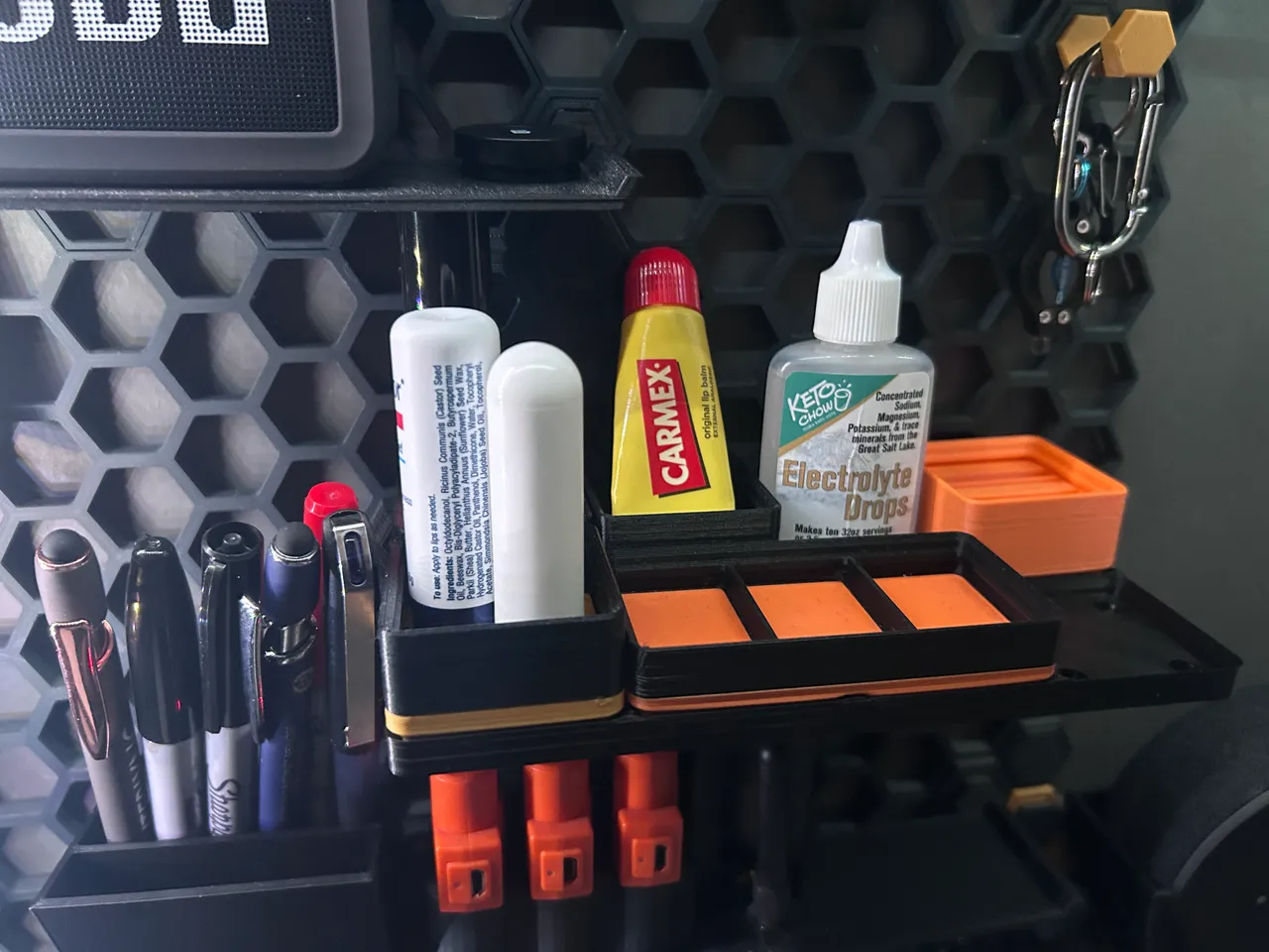 Honeycomb Wall Gridfinity Shelf - 4x2 by K2_Kevin | Download free STL ...