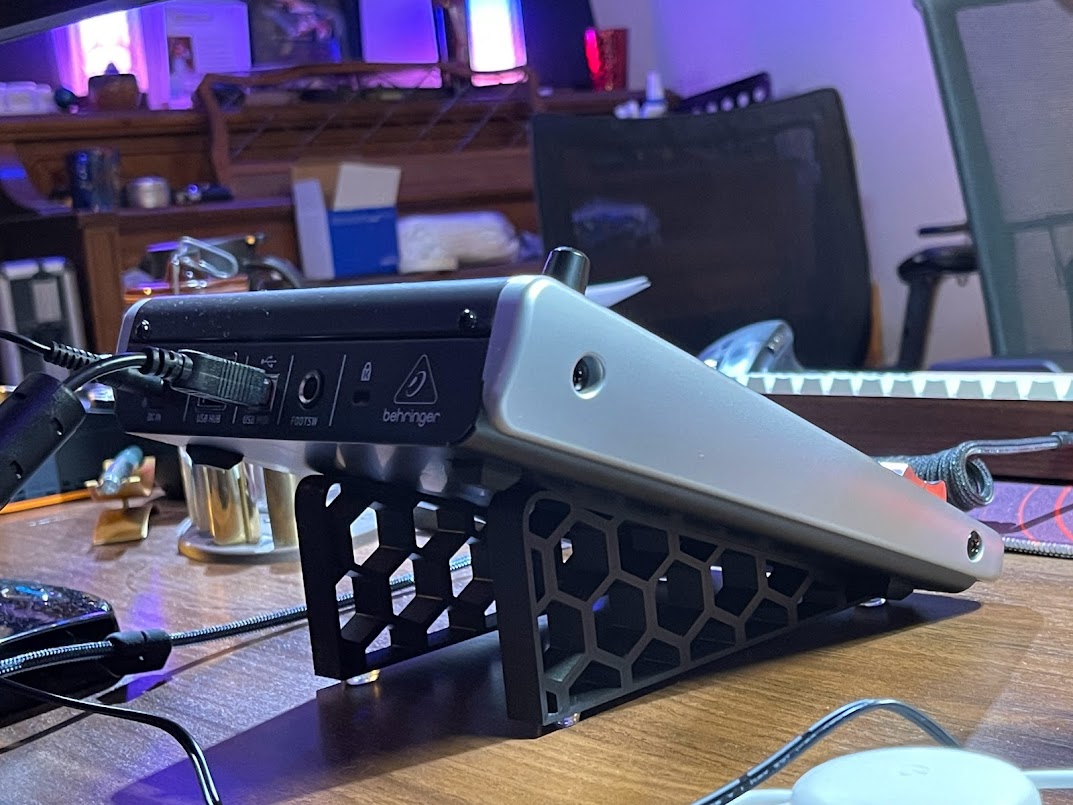 Angled Stand for Behringer X TOUCH ONE by Rdw5e3 | Download free STL ...