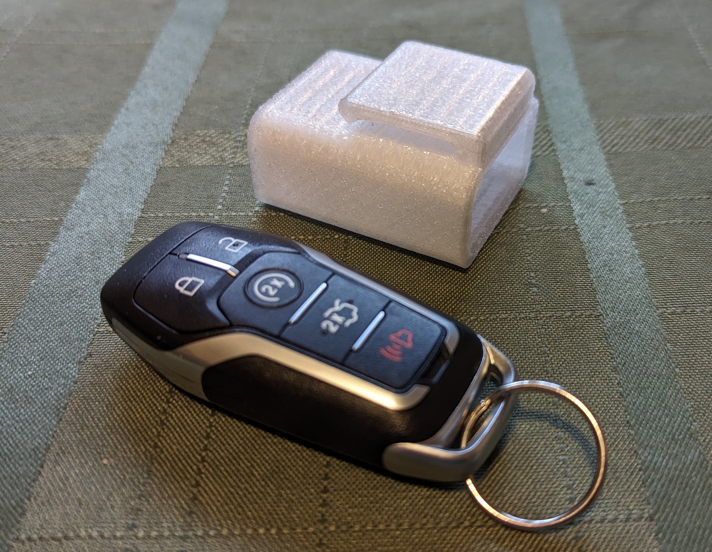 Ford Keyfob Holder with clip by RawDR | Download free STL model ...