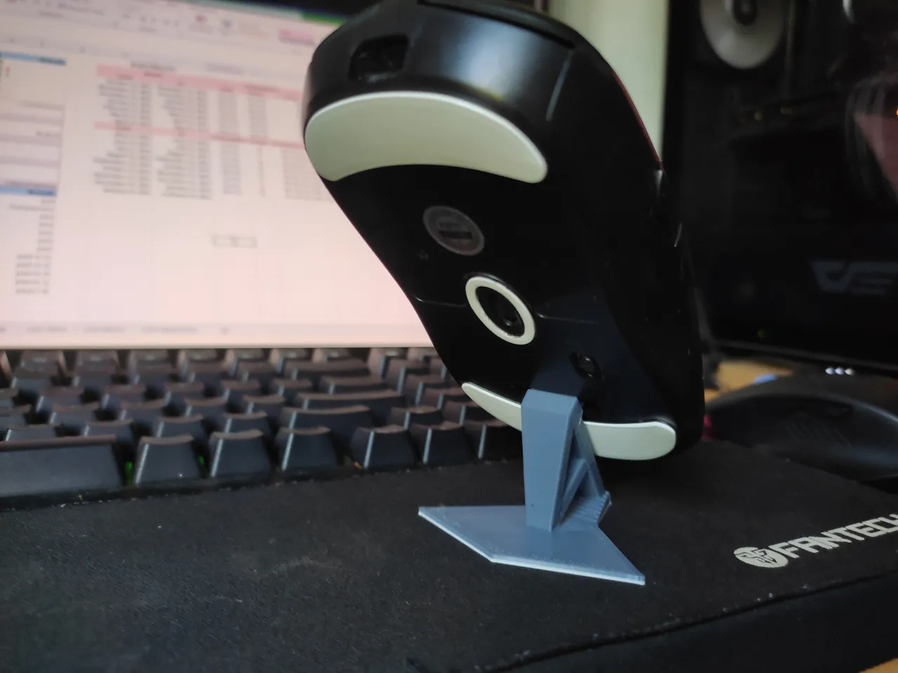 Simple Mouse Stand by zlaur3d | Download free STL model | Printables.com