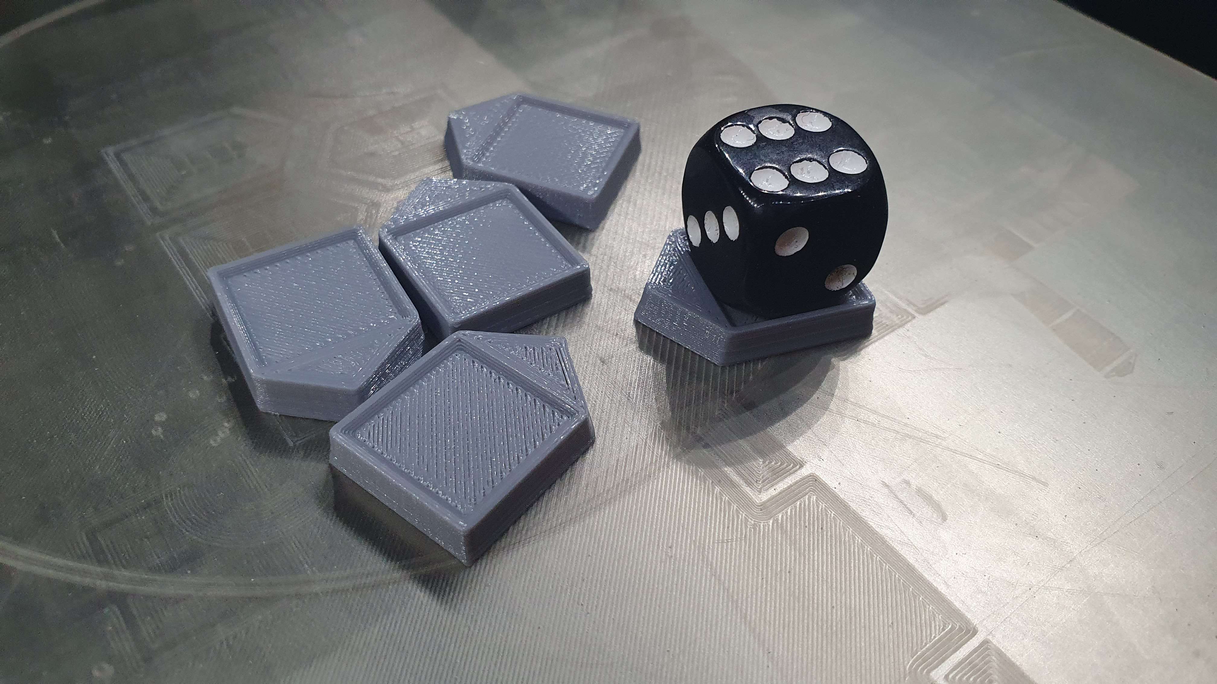 Smaller Dice Wound Tracker by Chetigol | Download free STL model ...