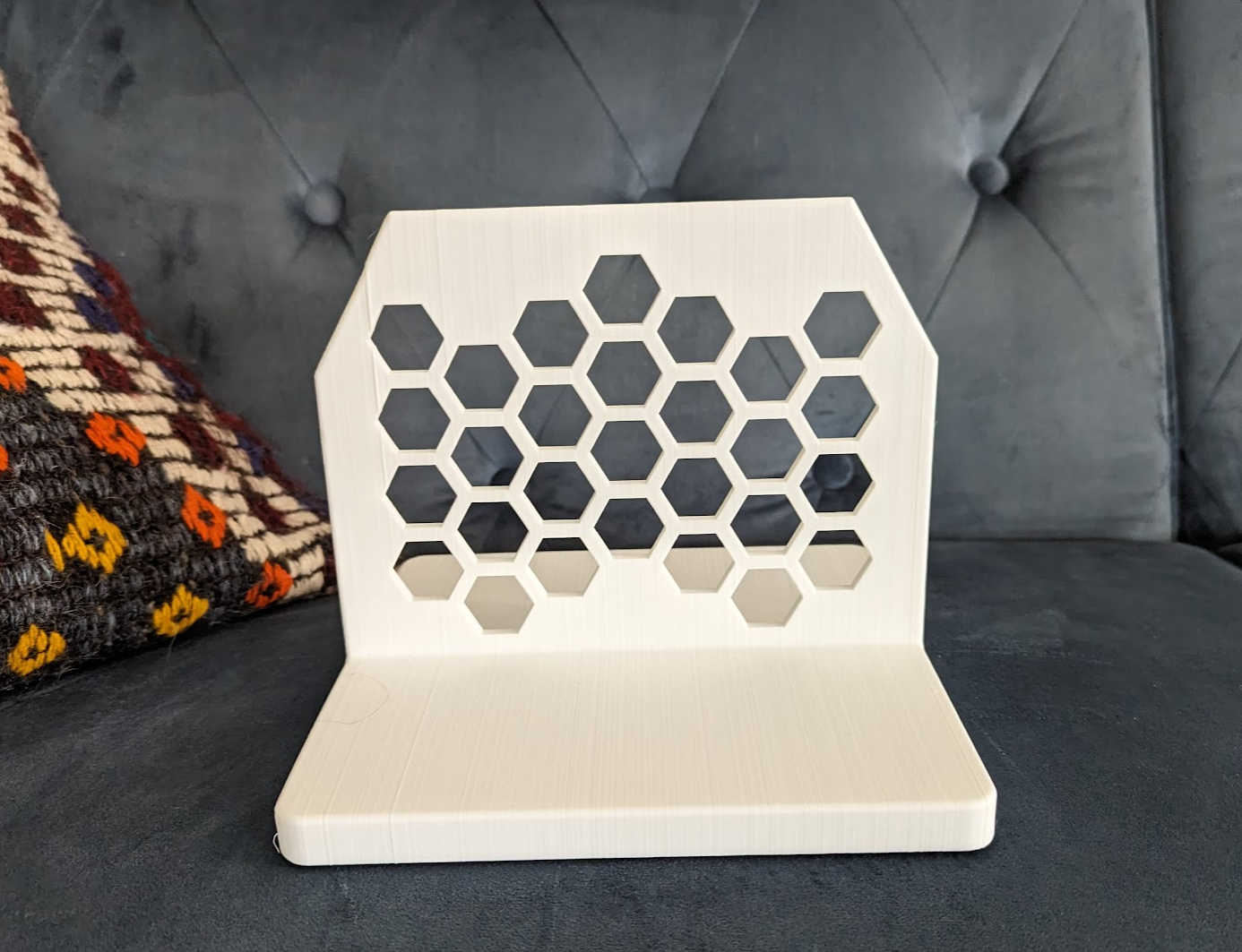 Couch Table Tray with fin by -Hallowed- | Download free STL model ...