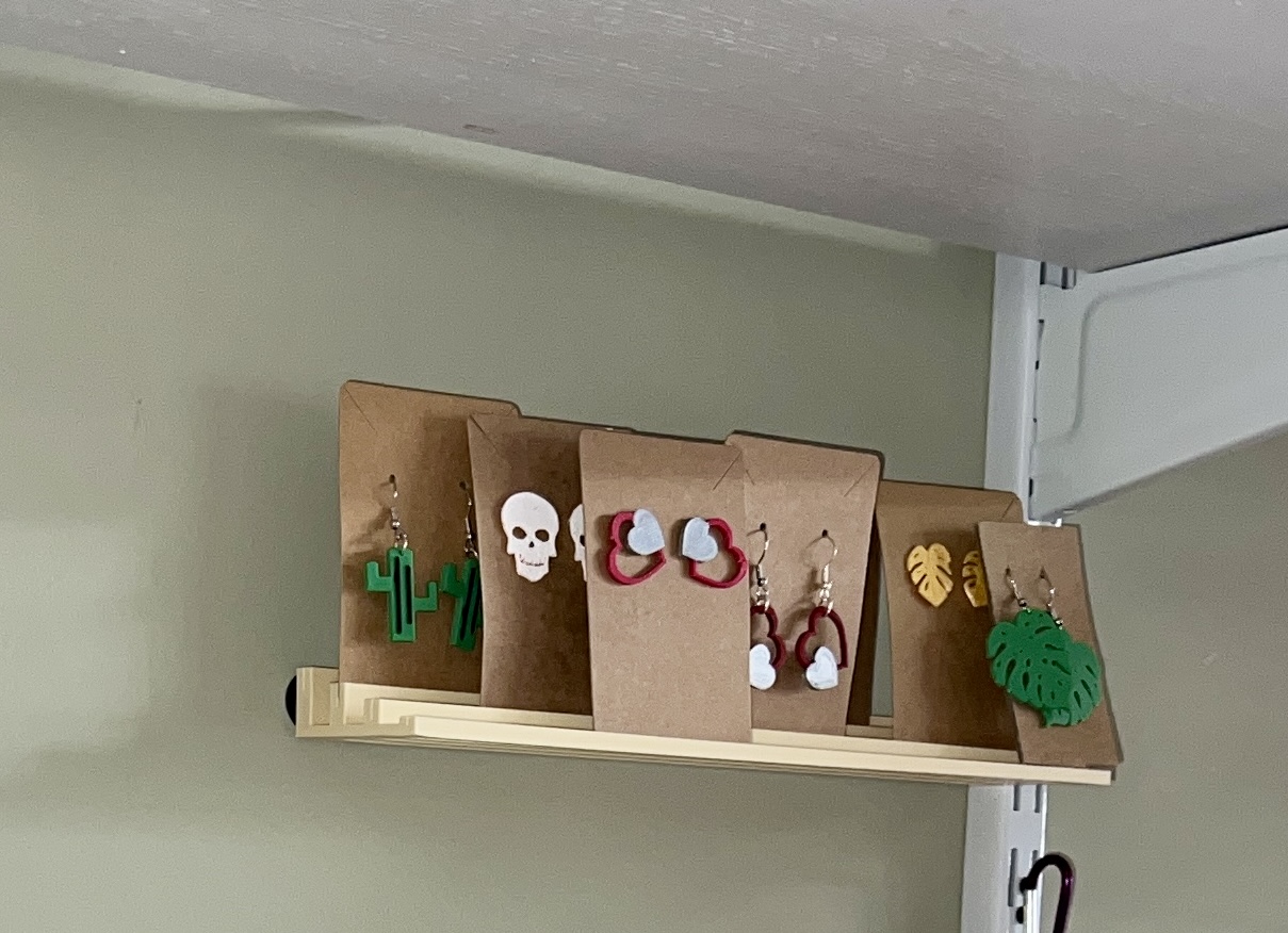 Earring Display by PrintedMagic3D | Download free STL model ...