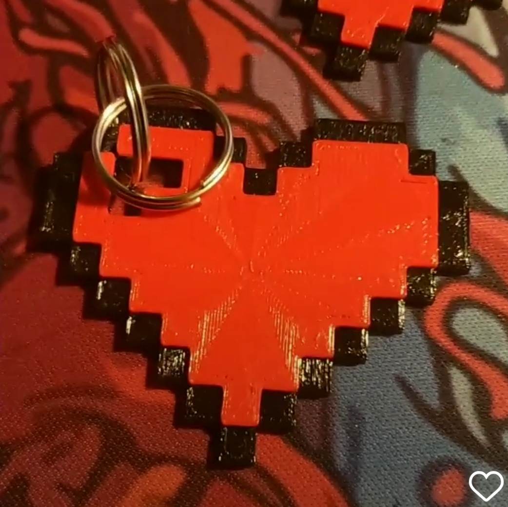 Pixel Heart Keychain by Qunie | Download free STL model | Printables.com