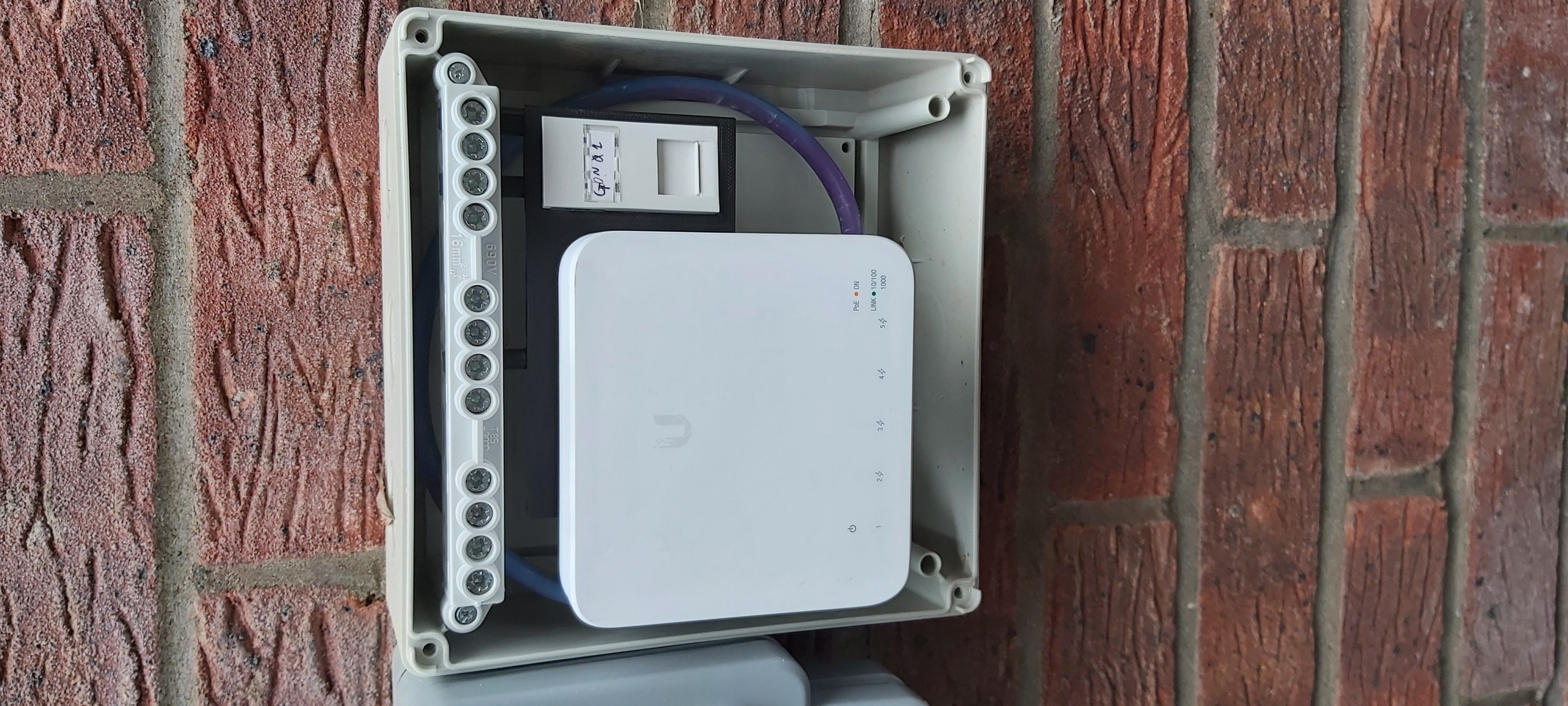Ubiquiti Unifi Flex Switch Mount for Junction Box by Proffalken ...