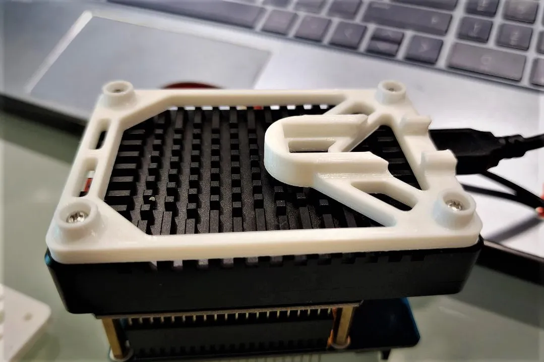Raspberry Backplate Wall Mount Long (for aluminum cases) by RojoRicardo ...