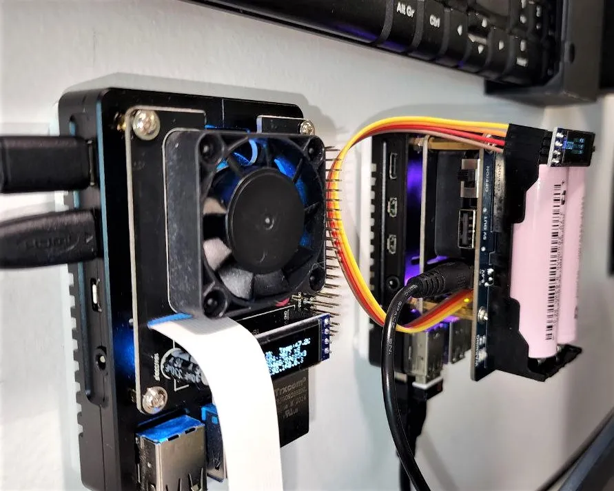 Raspberry Backplate Wall Mount Long (for aluminum cases) by RojoRicardo ...