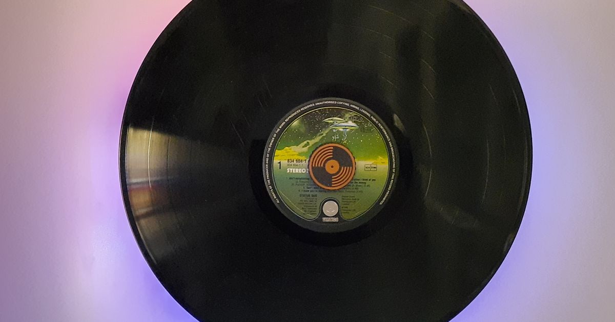 Wall mount for Vinyl with LED Strip by GfölliBär | Download free STL ...