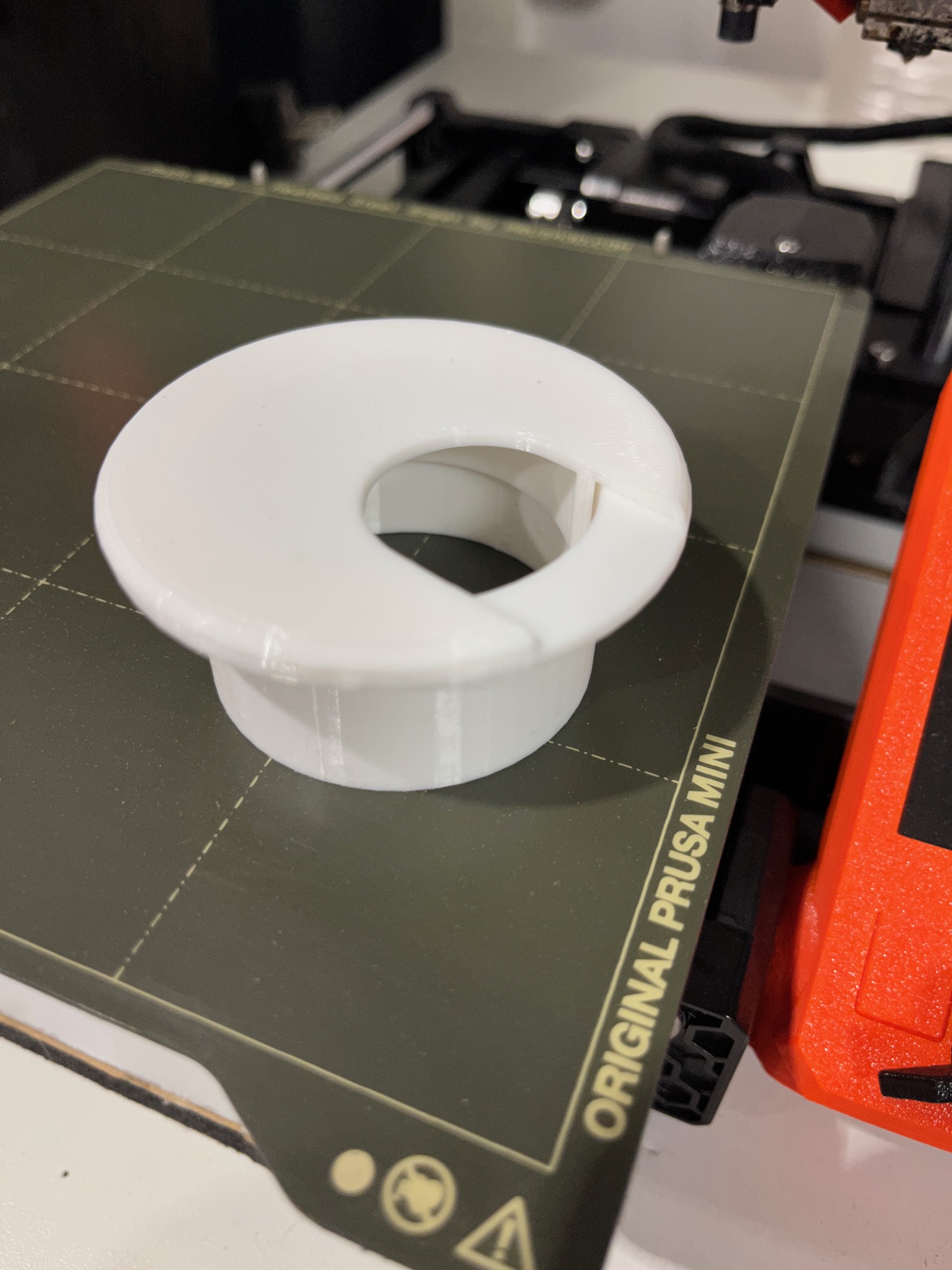 Desk hole cable managament by mickomicko | Download free STL model ...