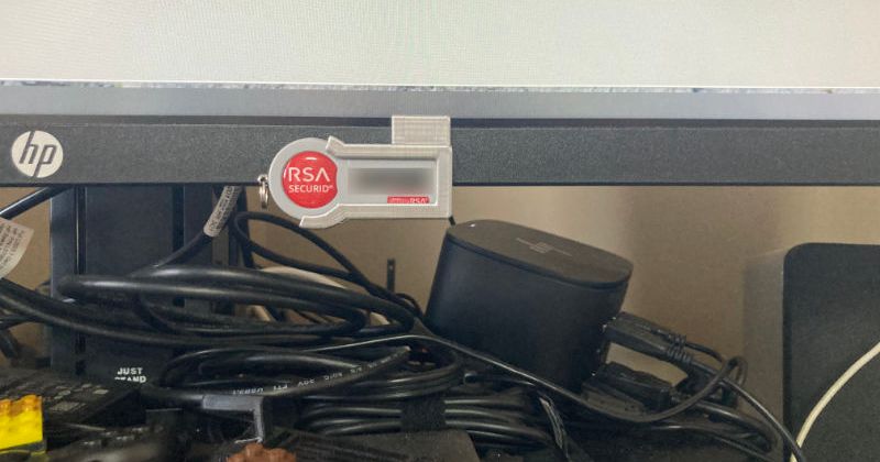 Screw Clamp Holder for RSA SecurID Tag by Ashyukun | Download free STL ...