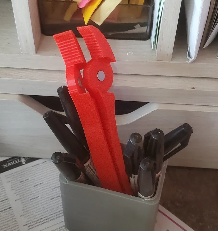 Magnetic Pliers v1 by Manguy dude | Download free STL model ...