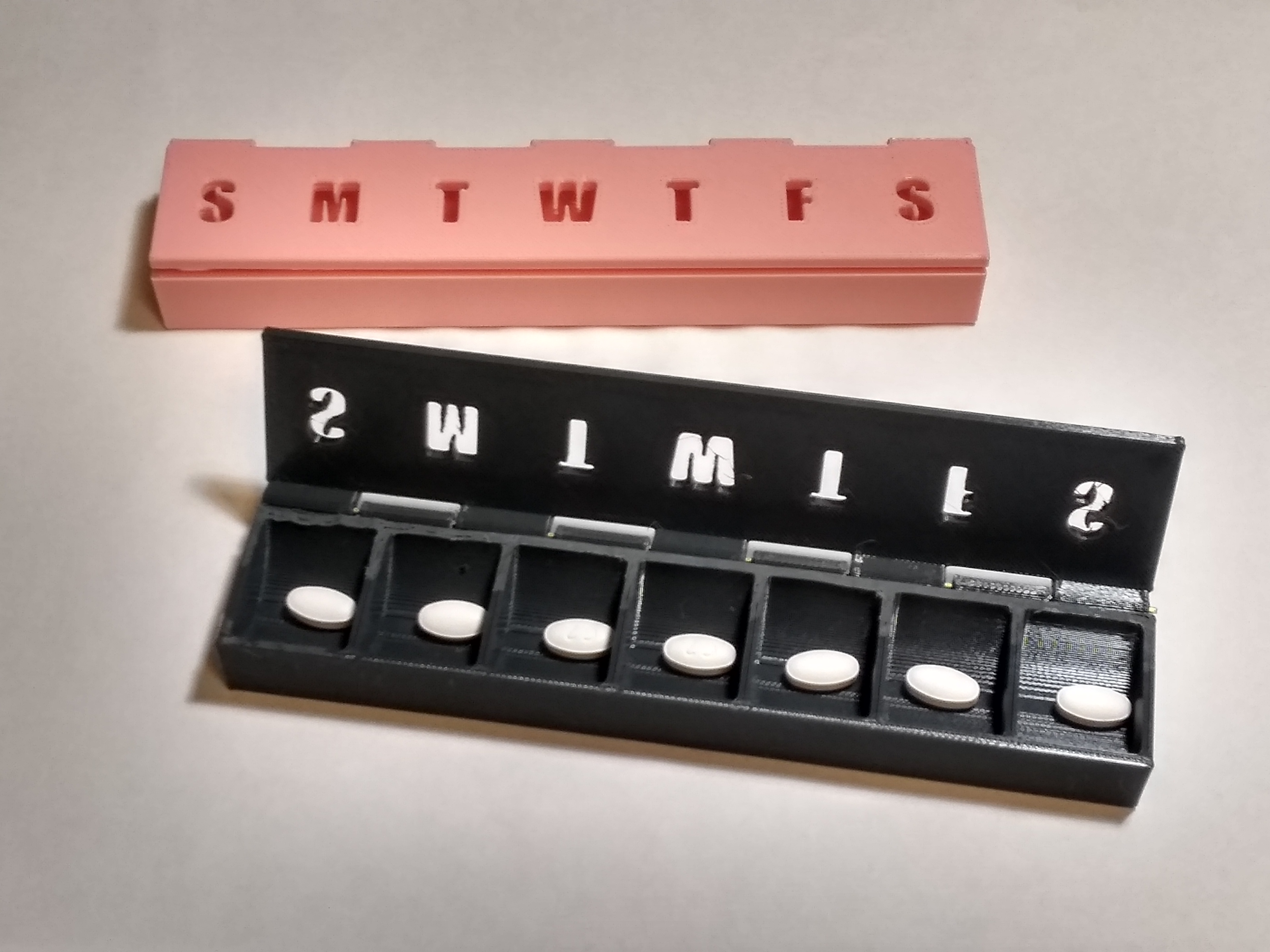 Weekly Pill Box by Robodanny3000 | Download free STL model | Printables.com