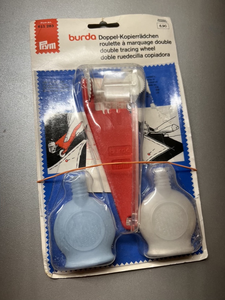 Chaco liner holder with fixed, easy to use seam allowance setting by ...