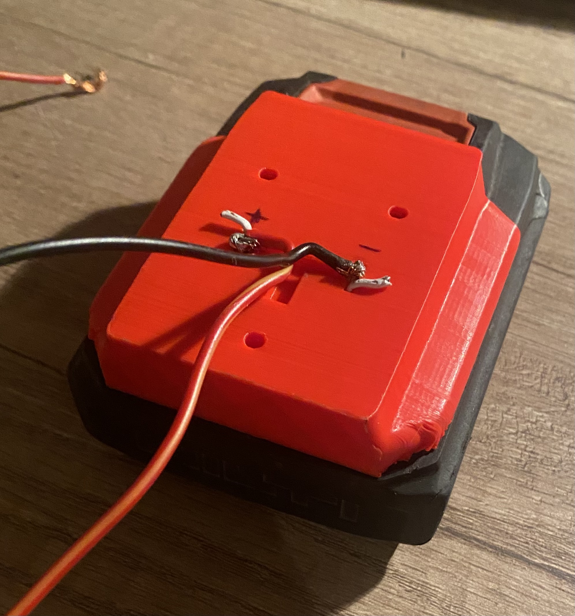 Hilti B12 battery adapter by Daveee10 | Download free STL model ...