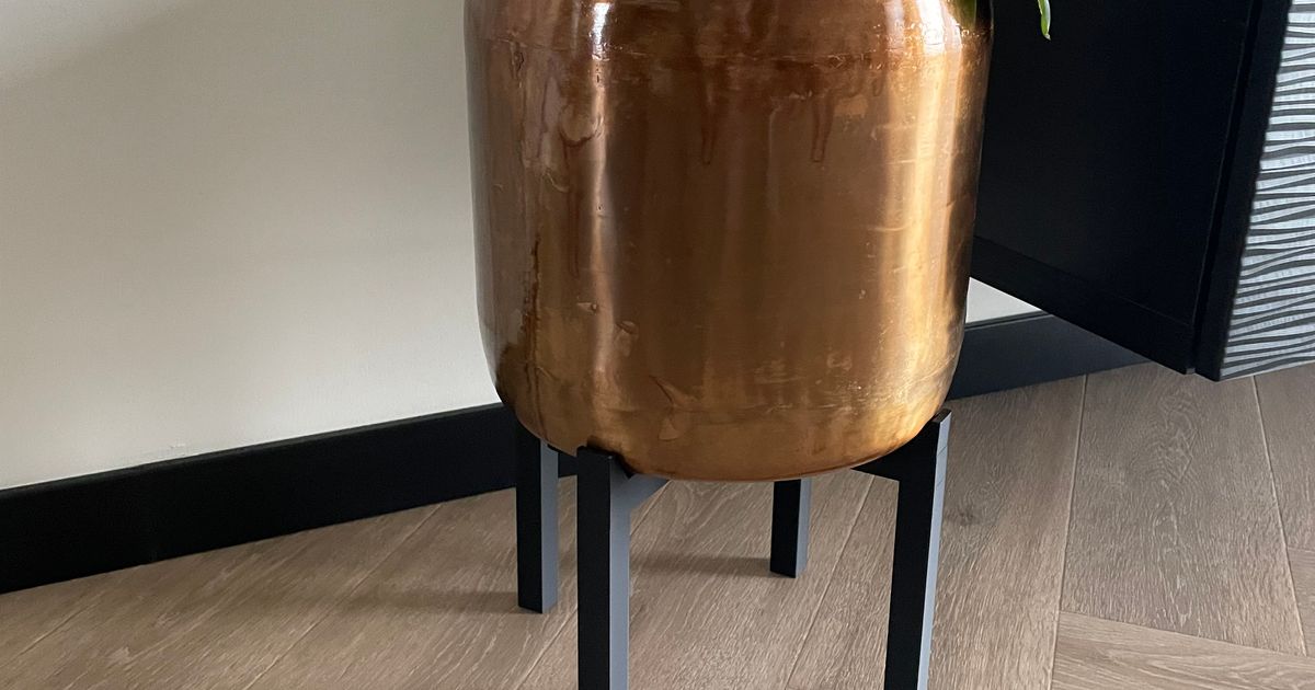 Plant Pot Riser by Licky Lauda | Download free STL model | Printables.com