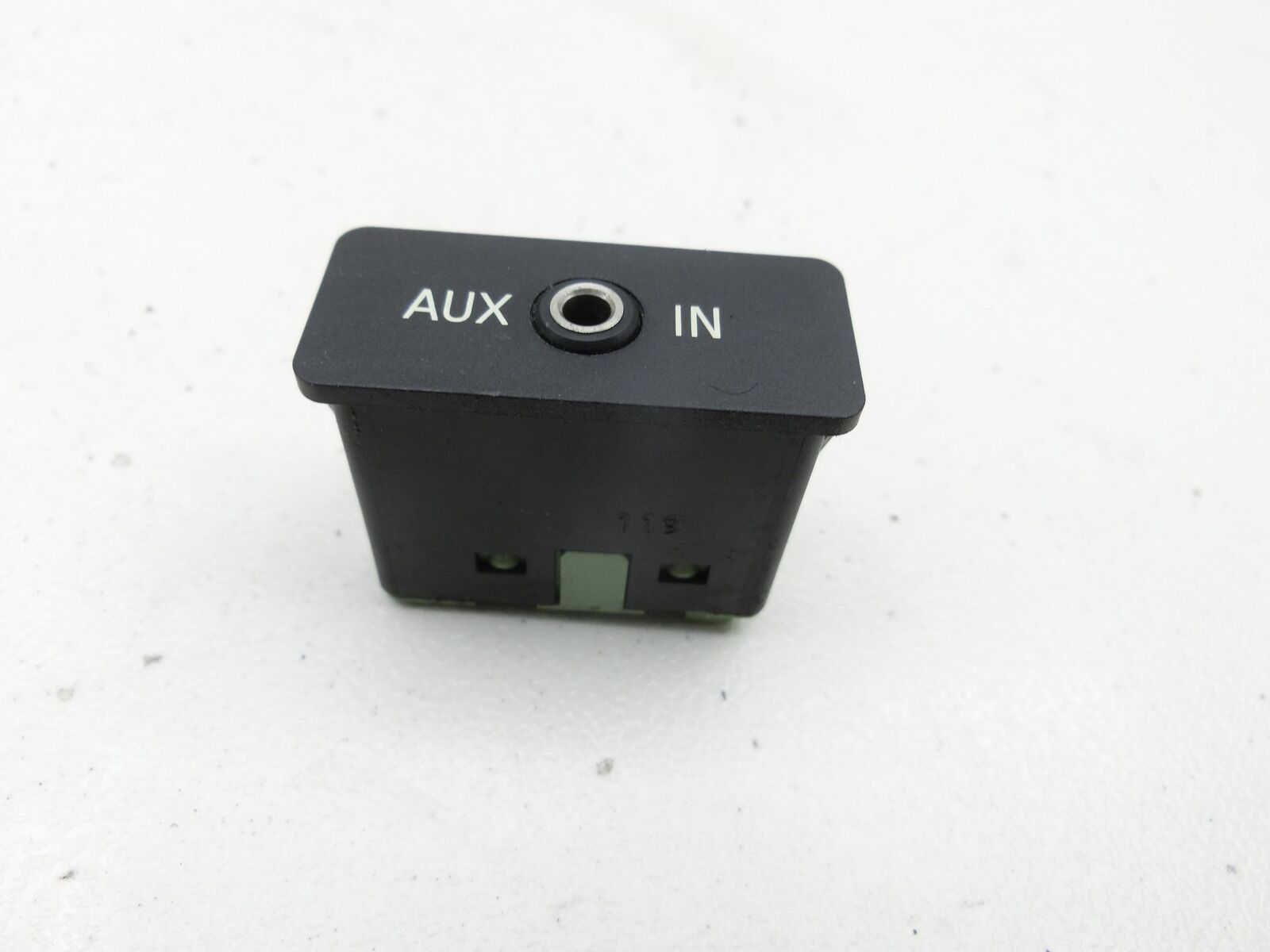 Aux-IN Bush Audio jack for BMW E60 5er by SYptEX | Download free STL ...