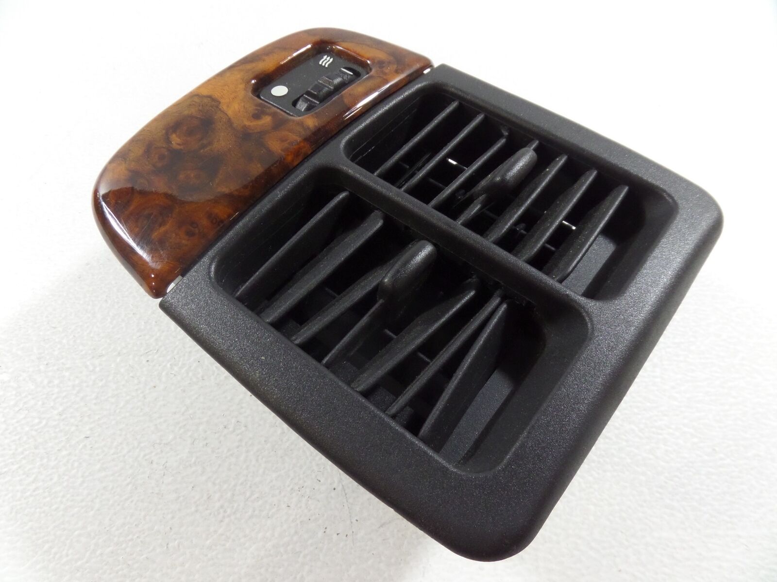 Jaguar X300 / XJ40 Dash Vent Louver Synch Clip by FerrariGuy | Download ...