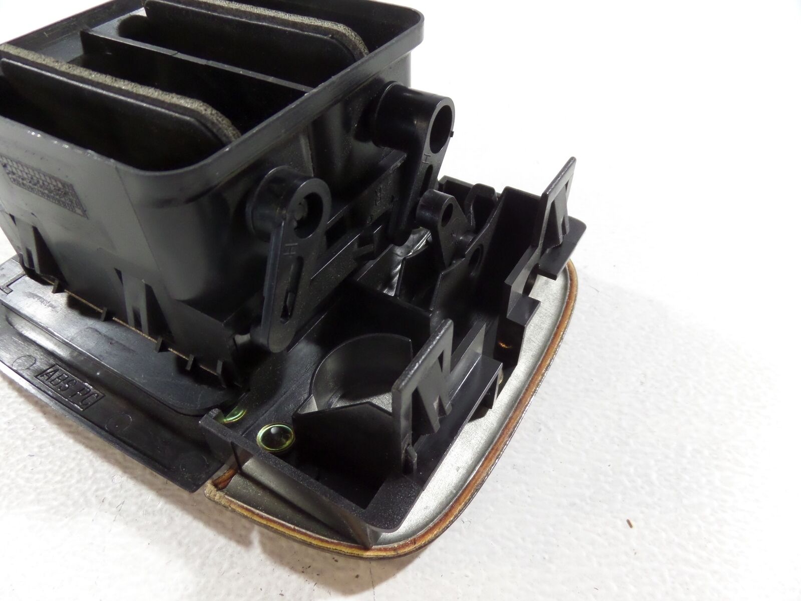 Jaguar X300 / XJ40 Dash Vent Louver Synch Clip by FerrariGuy | Download ...