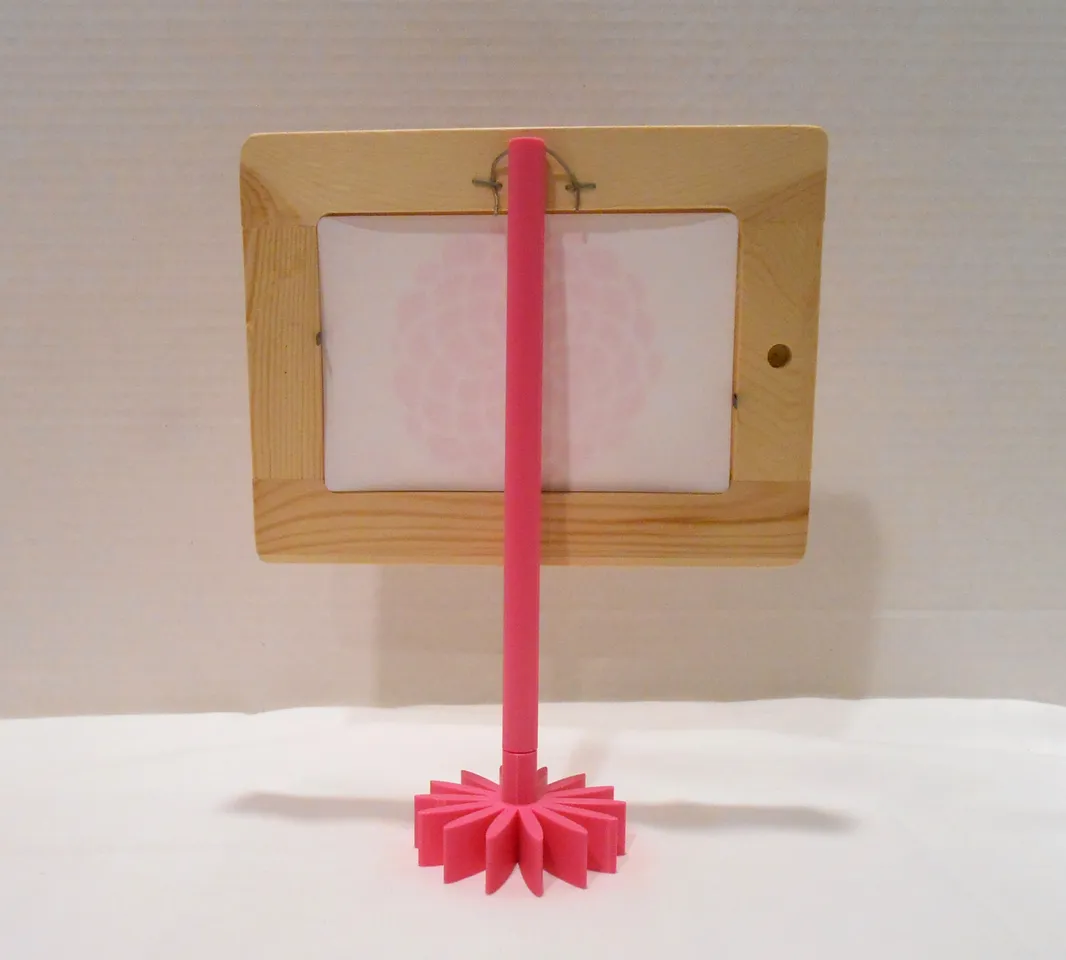 Petal Picture Frame Stand by cSandra | Download free STL model ...