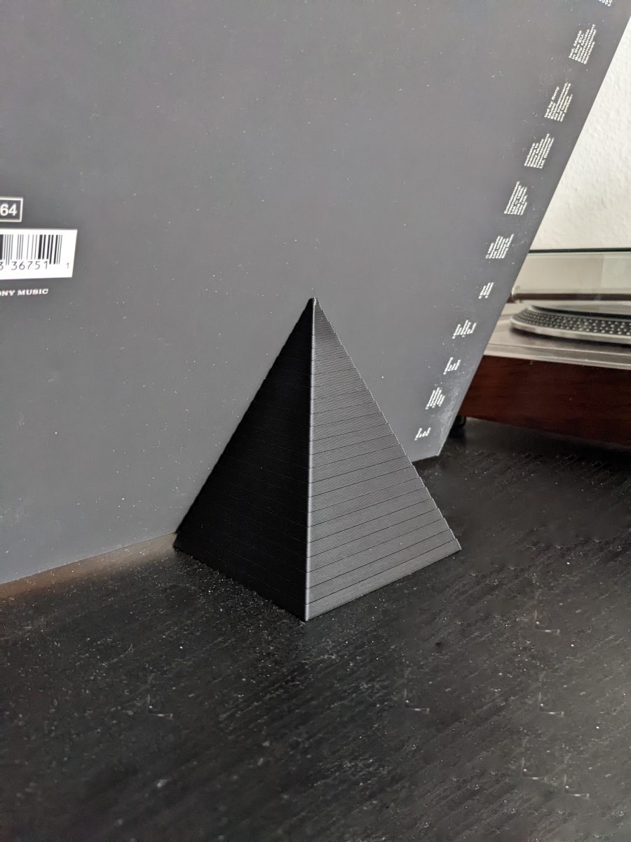 LP / Vinyl Stand Pyramid by Radswid | Download free STL model ...