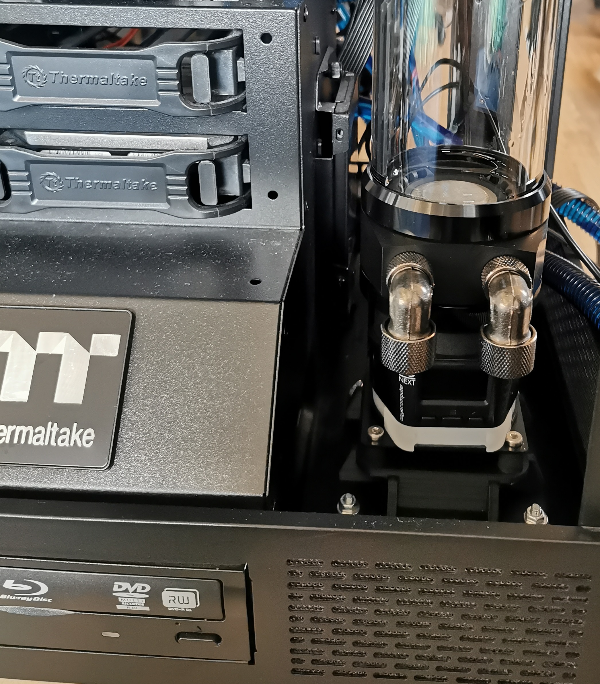 Adapter für Thermaltake Tower 900 und Aquacomputer D5 Next Pumpe by ...