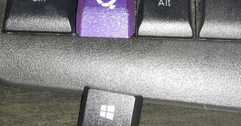 Ubuntu "win" keycap. Genius keyboard compatible by Karel Šaroch ...
