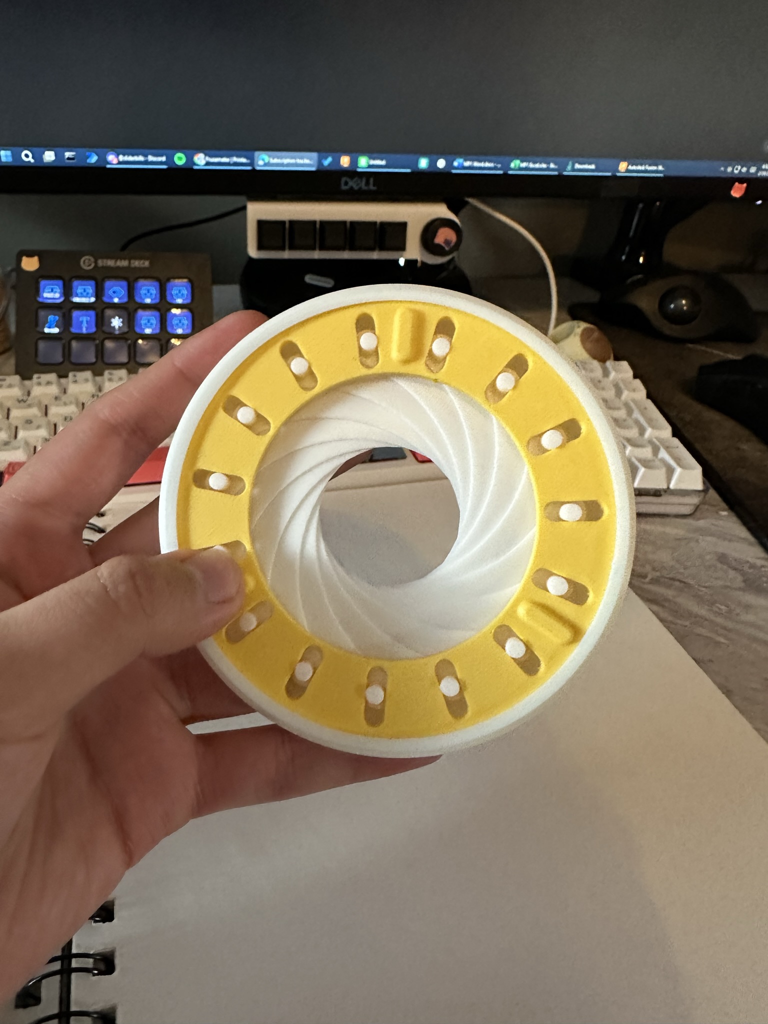 Naked Iris Compass (Easier Assembly!) by markury | Download free STL ...
