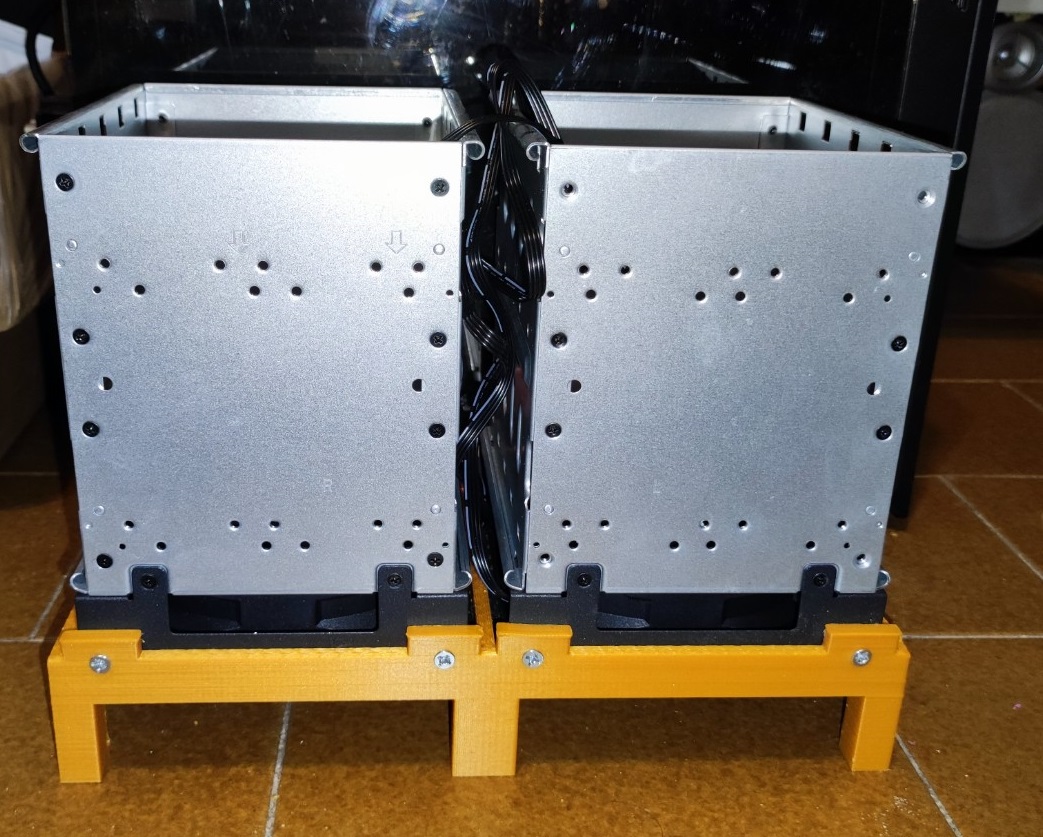 Hard Drive Cage Vertical Stand by SantyC93 | Download free STL model ...