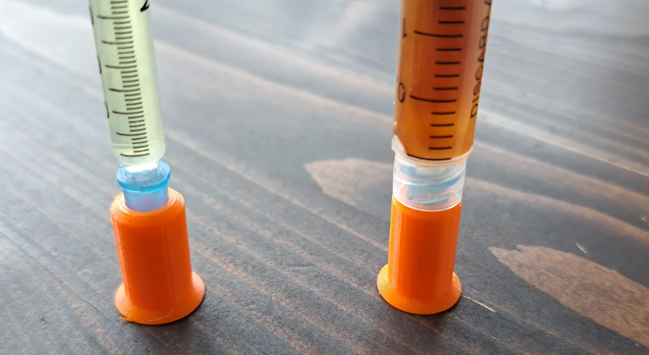 Vertical syringe holder. by Vad Che | Download free STL model ...