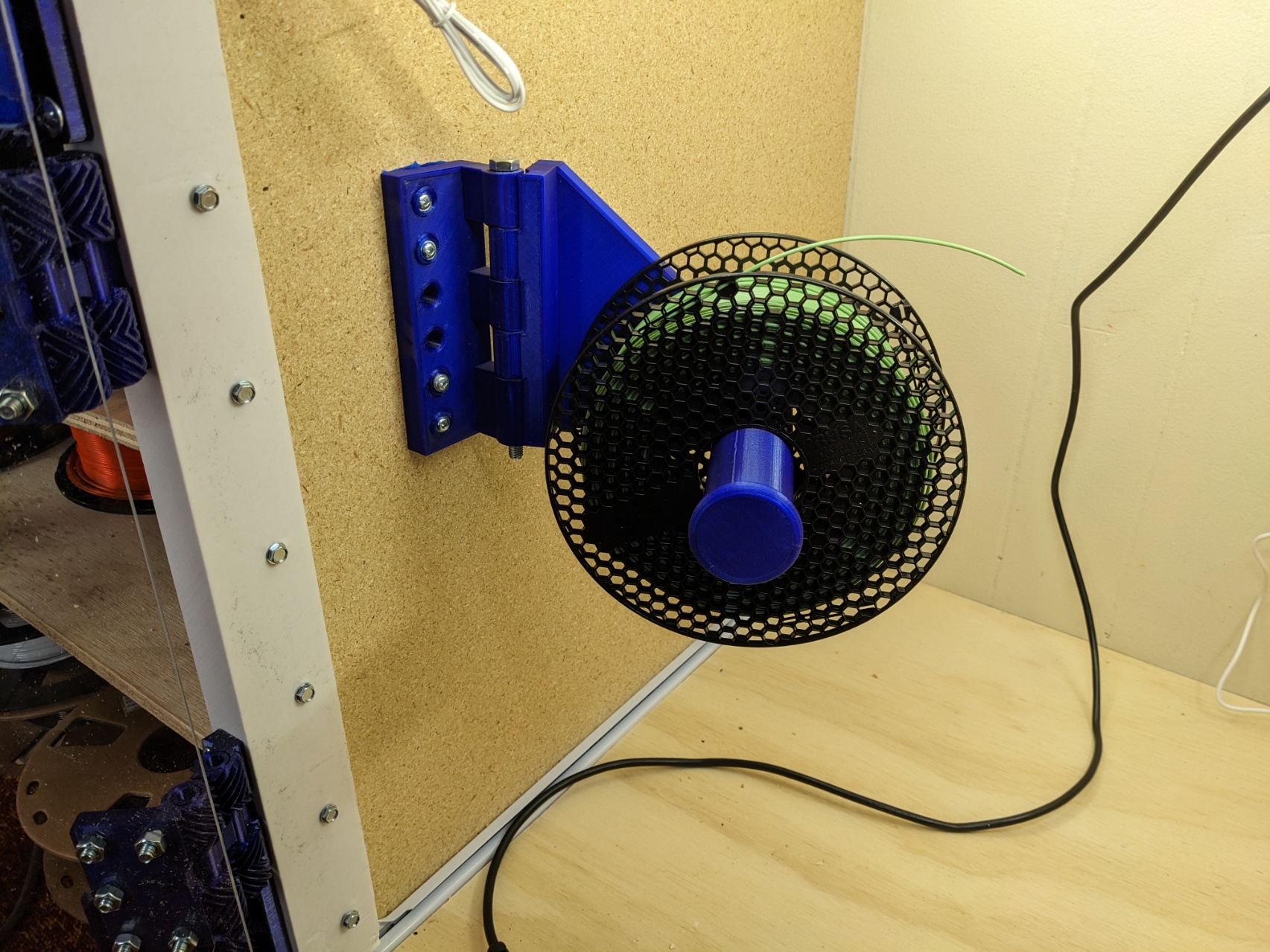 Wall hanging spool holder by Henry | Download free STL model ...