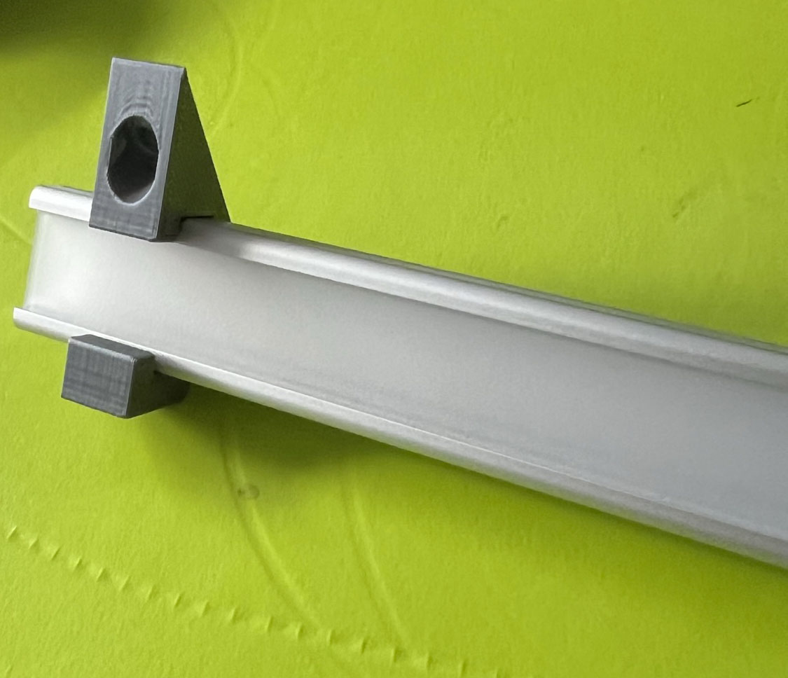 Aluminium profile 45°holder by Vacicak | Download free STL model ...