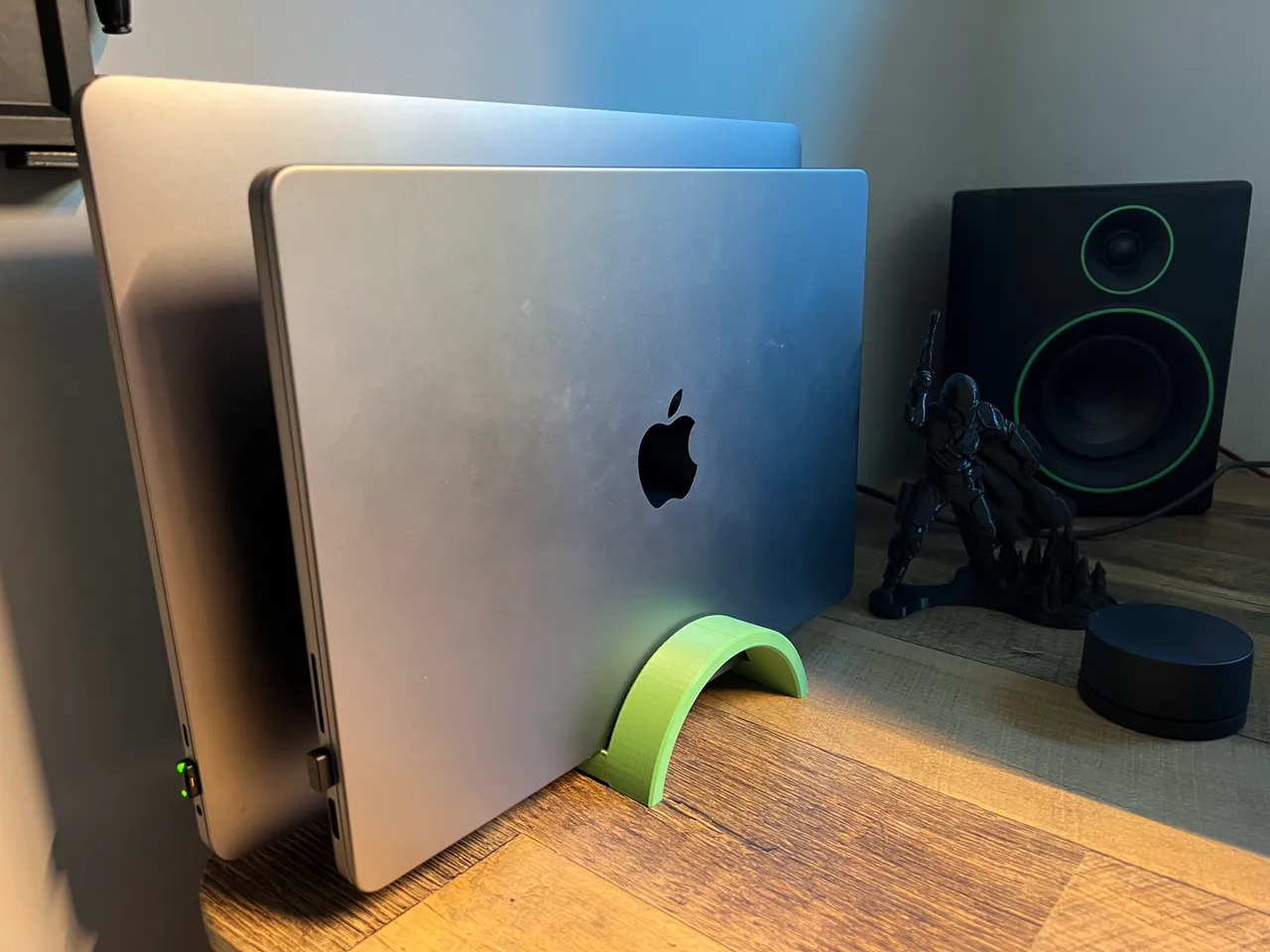 Dual MacBook Pro M1 2021 Stand by vineetcs | Download free STL model ...