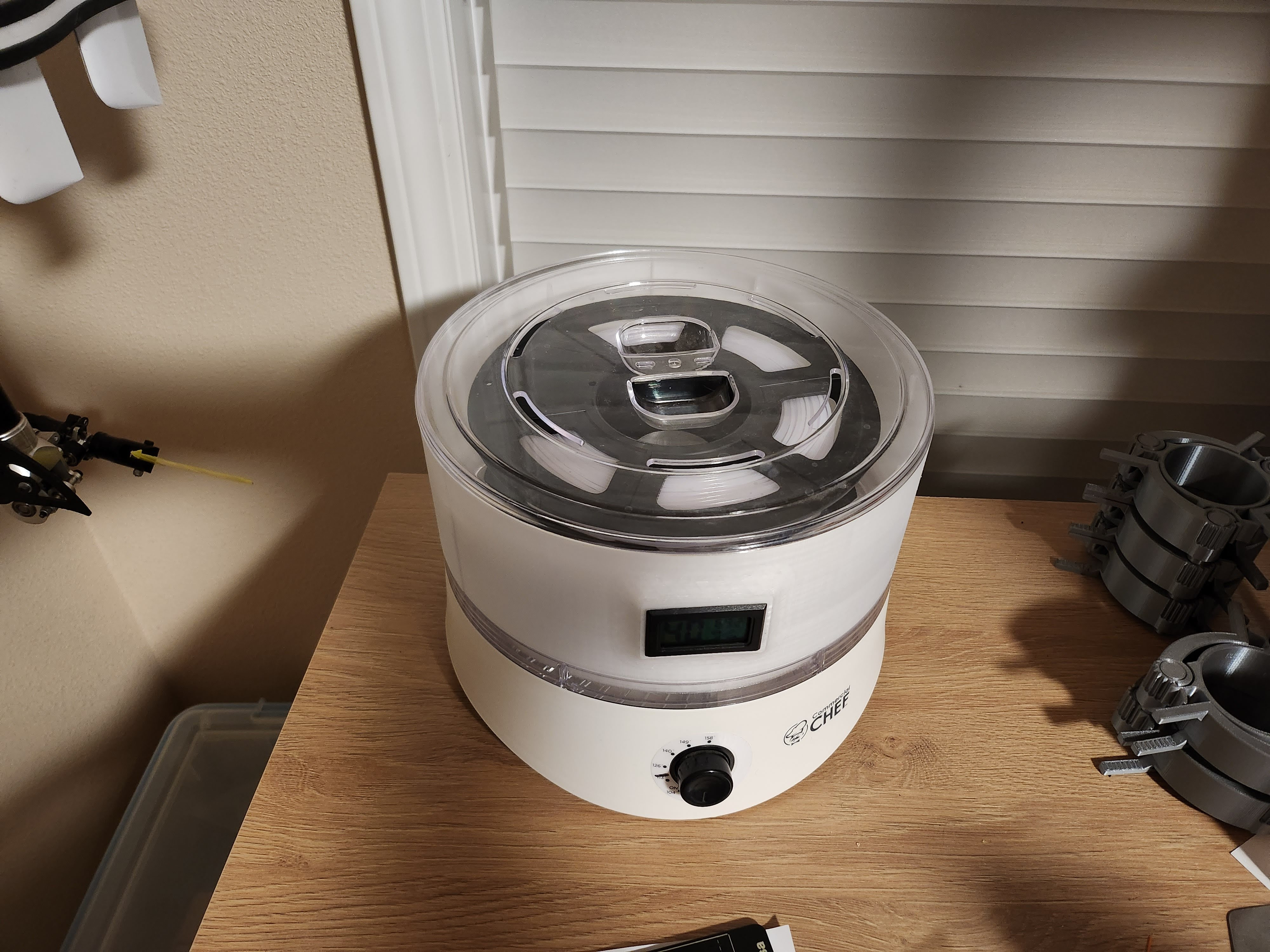 Horizontal Spool Holder for Dehydrator by RCNet | Download free STL ...