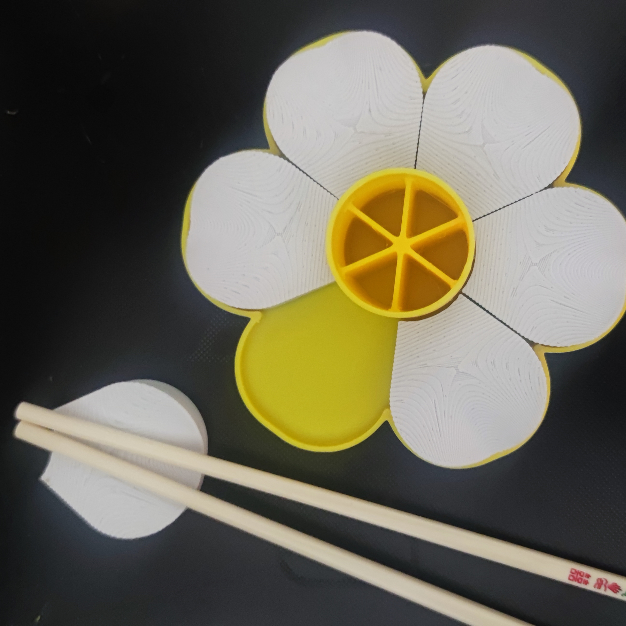 Flower chopstick rest and holder by bytespider | Download free STL ...