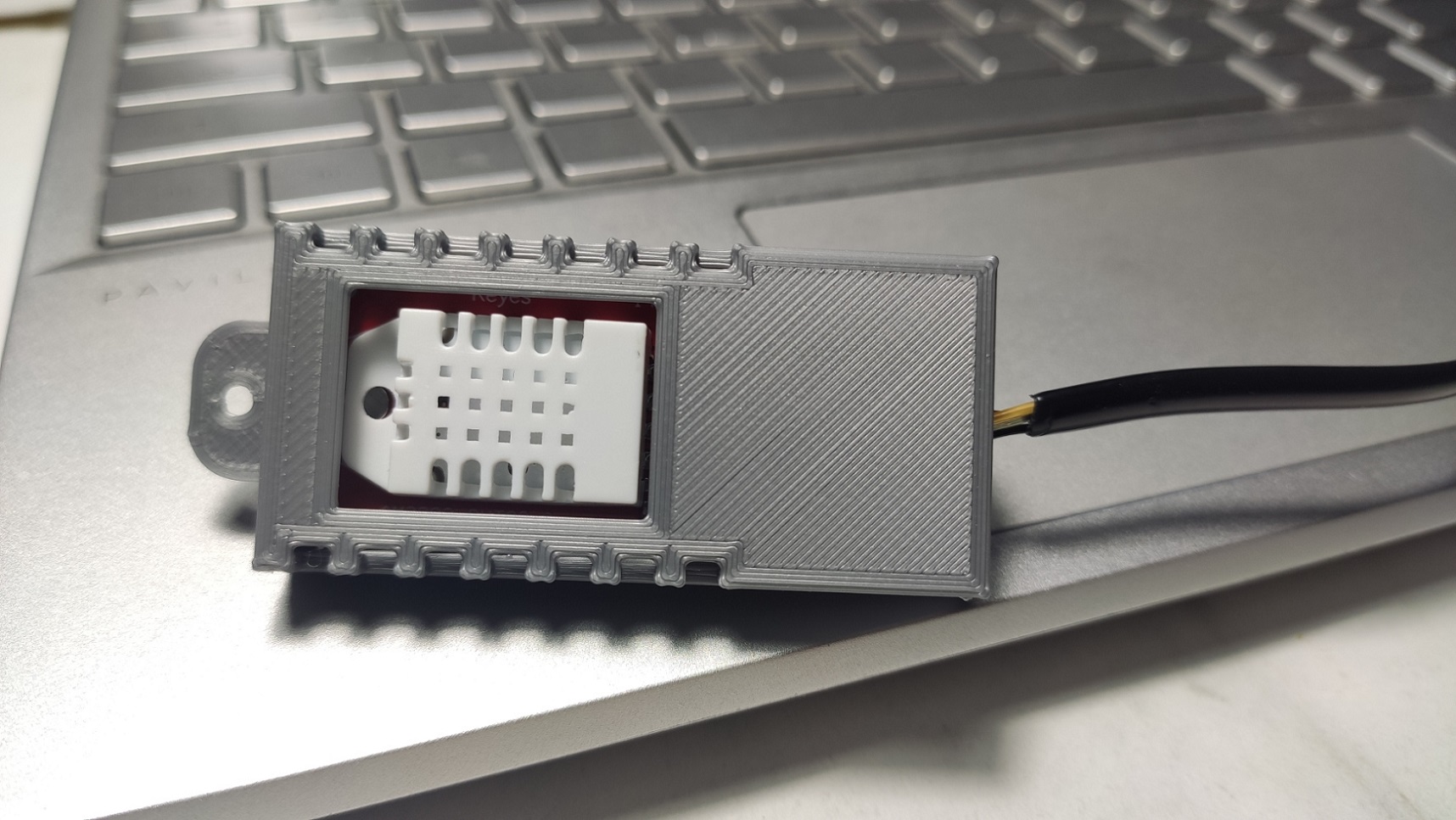 DHT22 PCB Housing Snap Enclosure (Simple Light weight Print !) by ...