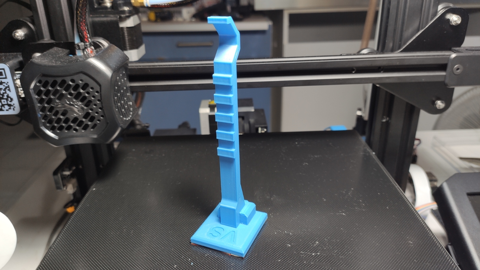 Face Masks Holder with Wall plate by yong3dprint | Download free STL ...