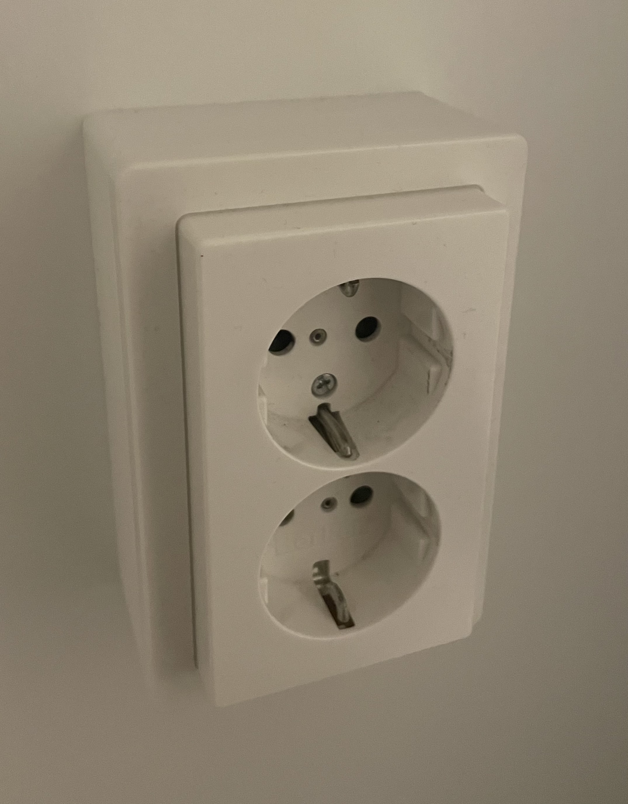 Berker Q1 Double Power Socket Adapter by Remco de Vries | Download free ...