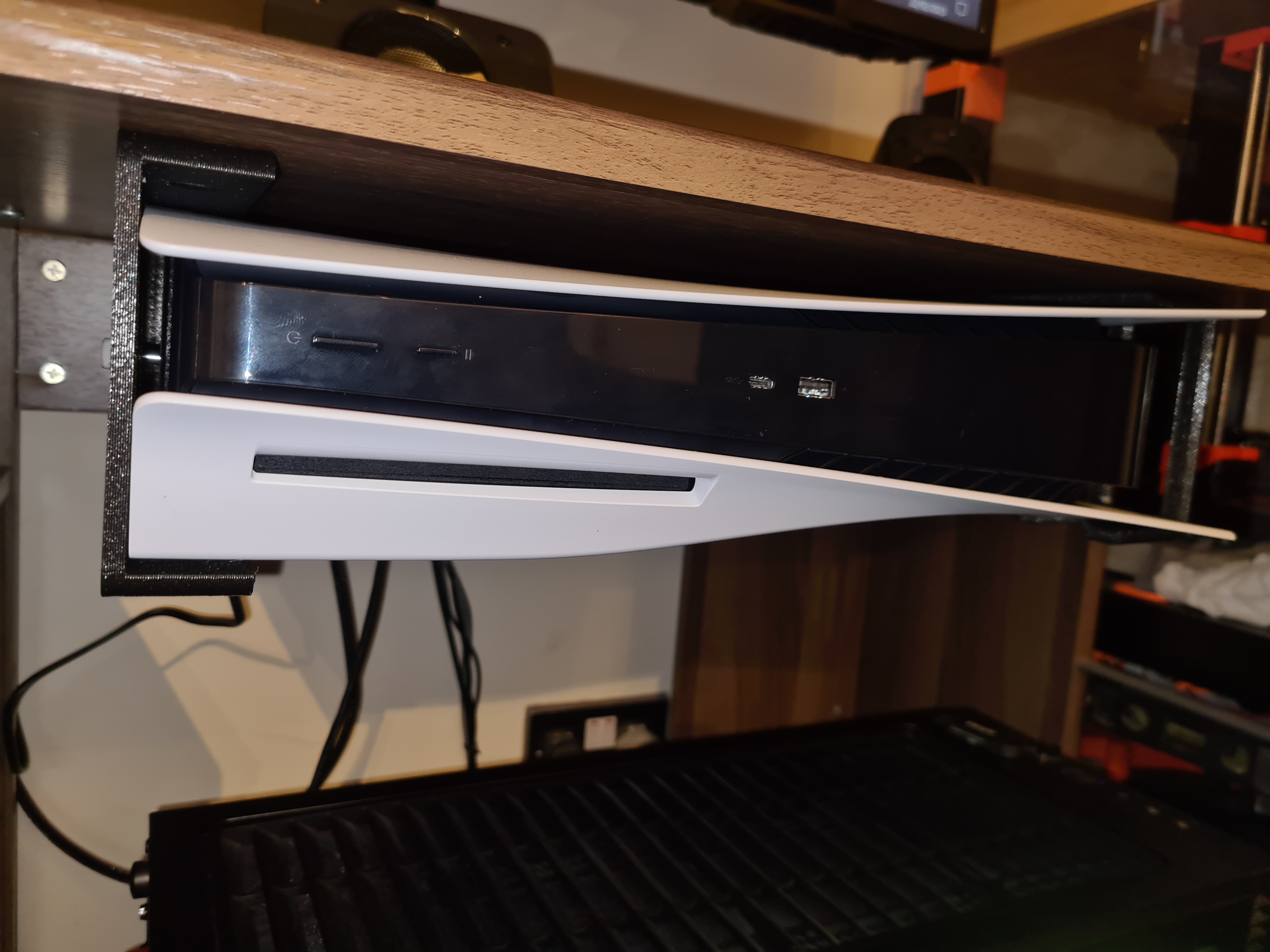PS5 Under Desk Mount (Disc Version). por SebomasteR | Descargar modelo ...